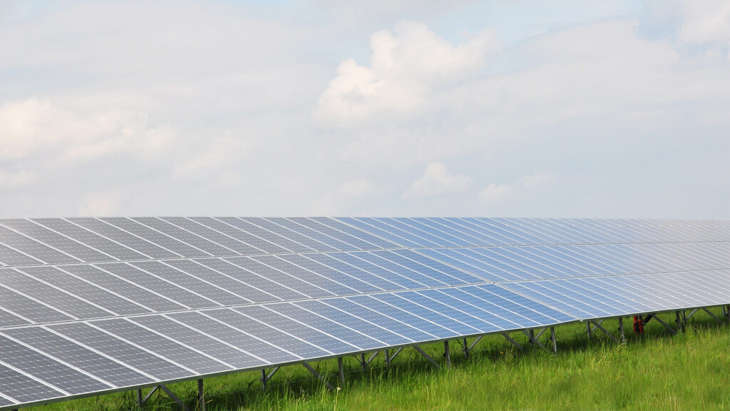 Comparing IBC technology and TOPCon technology for solar panels ...